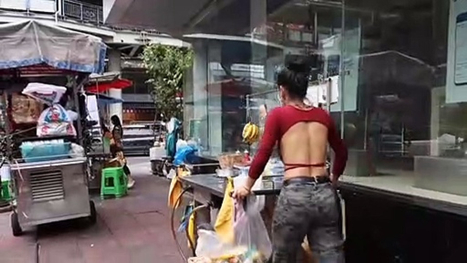 Bangkok’s Beloved Roti Lady: A Heartwarming Tale of Love and Support ...